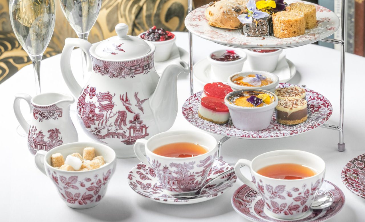 Throwing A Bridgerton-Themed Party - Onstage Entertainment